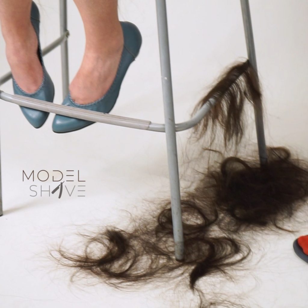 The appointment with the barber has been made, everything is ready for ...