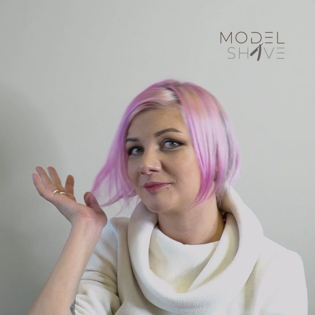 Pink lady shaves off all her hair. - Model Shave