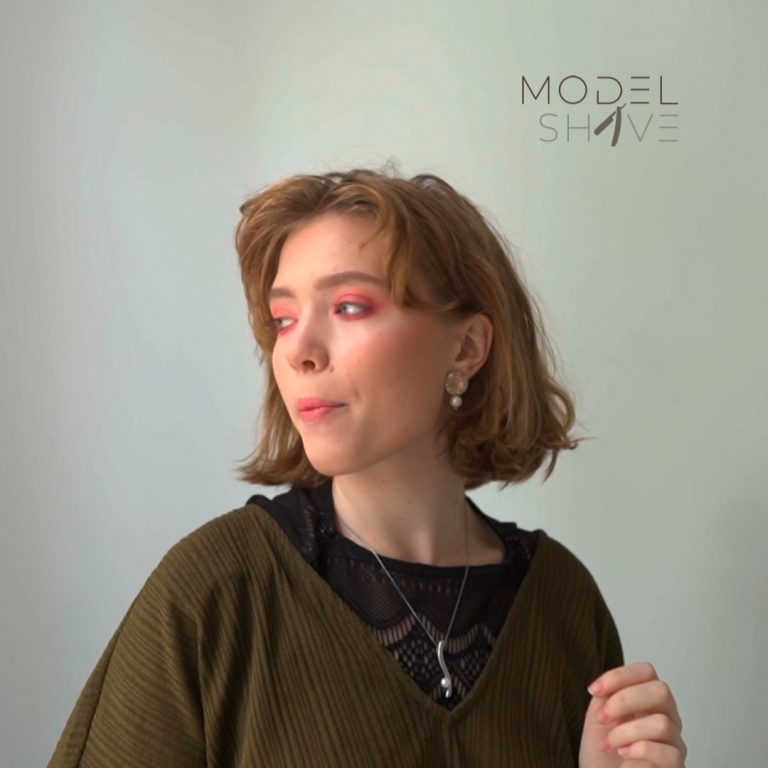 Pretty blonde shaved her head. - Model Shave